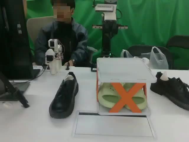 RoboChallenge